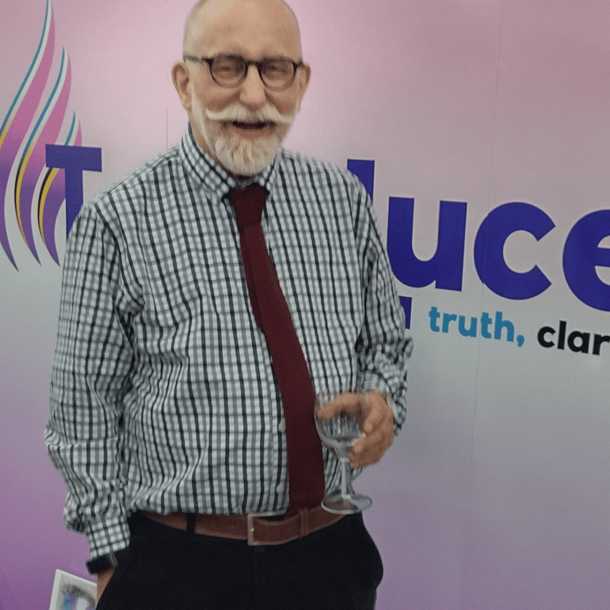 About Us - TransLucent