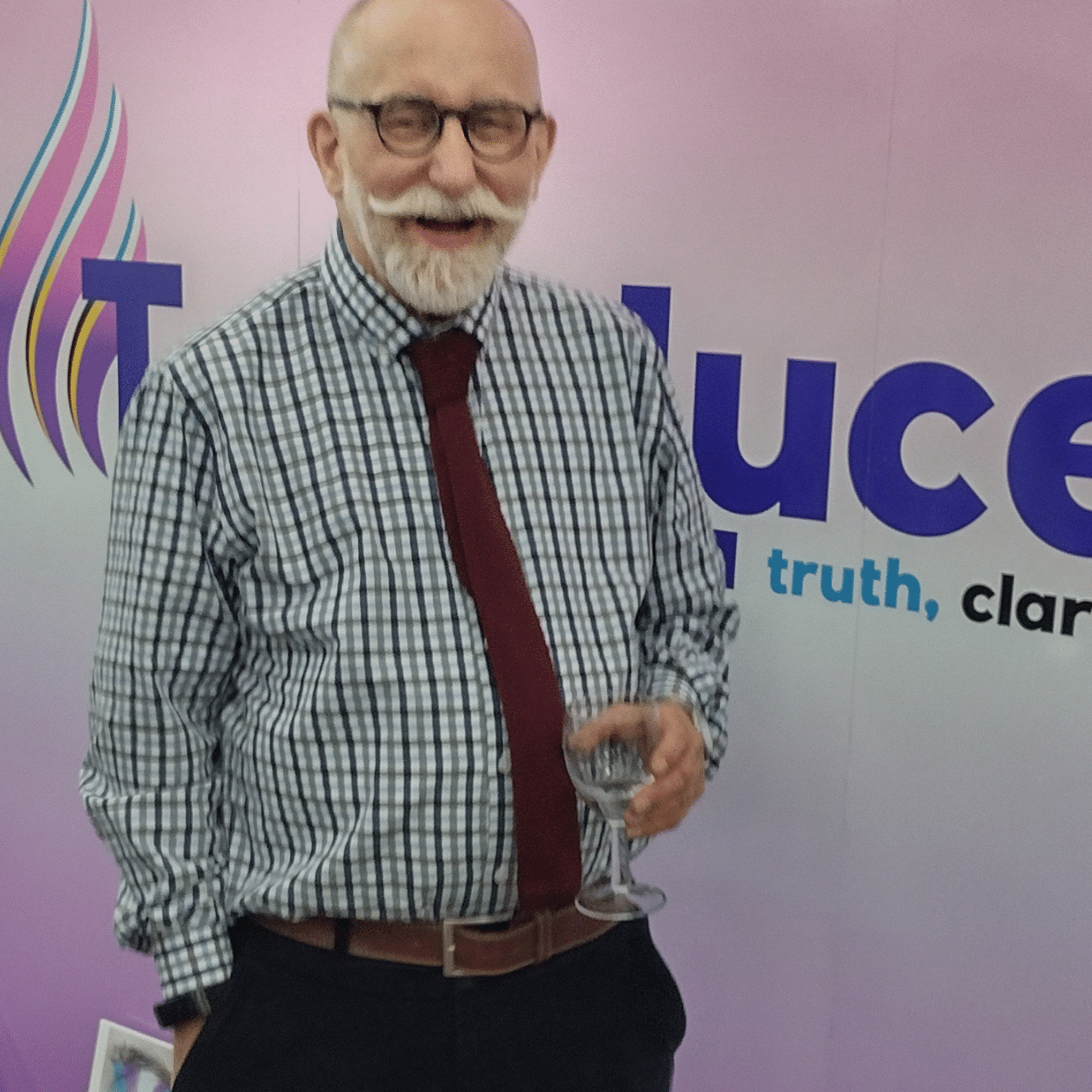 About Us - TransLucent