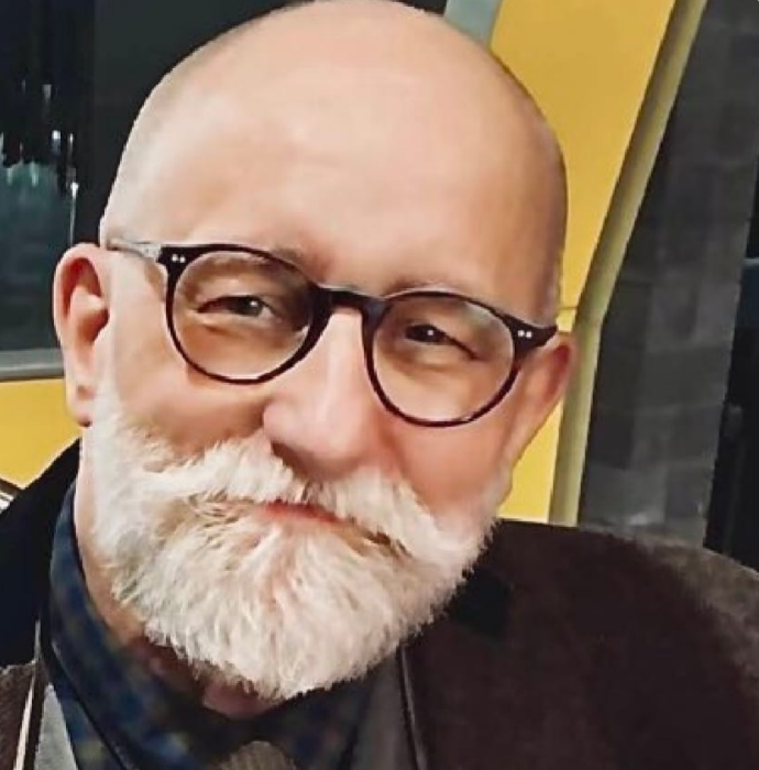 About Us - TransLucent